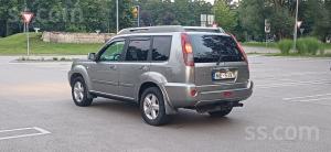 Pelēks Nissan X-Trail 2004 Rīga, ar dzinēja tilpumu 2.20 L un nobraukumu 276 tūkst. km par 1850 €, foto 10 vietnē AUTOMOTO.COM.LV