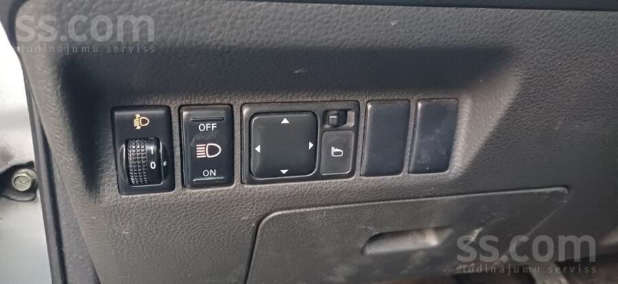 Pelēks Nissan X-Trail 2004 Rīga, ar dzinēja tilpumu 2.20 L un nobraukumu 276 tūkst. km par 1850 €, foto 21 vietnē AUTOMOTO.COM.LV