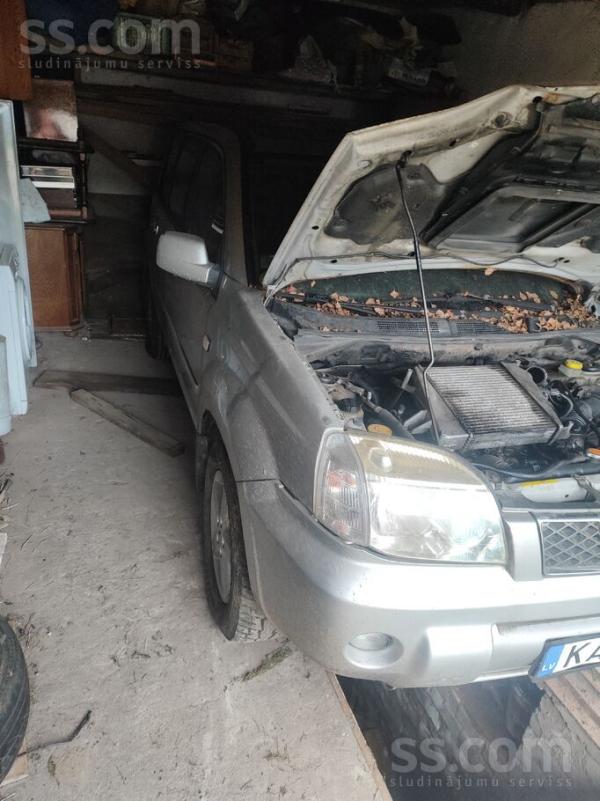 Pelēks Nissan X-Trail 2004 Saldus, ar dzinēja tilpumu 2.20 L un nobraukumu 366 tūkst. km par 420 €, foto 3 vietnē AUTOMOTO.COM.LV