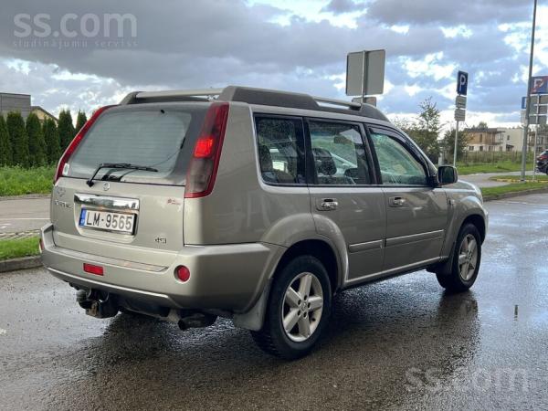 Nissan X-Trail 2004 in Riga on AUTOMOTO.COM.LV Grey Nissan X-Trail 2004 in Riga, with an engine capacity of 2.20 L and mileage of 330 thousand km for 2300 €, photo 6 on AUTOMOTO.COM.LV