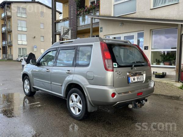 Nissan X-Trail 2004 in Riga on AUTOMOTO.COM.LV Grey Nissan X-Trail 2004 in Riga, with an engine capacity of 2.20 L and mileage of 330 thousand km for 2300 €, photo 7 on AUTOMOTO.COM.LV