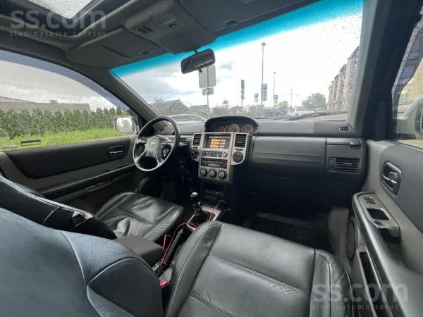 Nissan X-Trail 2004 in Riga on AUTOMOTO.COM.LV Grey Nissan X-Trail 2004 in Riga, with an engine capacity of 2.20 L and mileage of 330 thousand km for 2300 €, photo 11 on AUTOMOTO.COM.LV