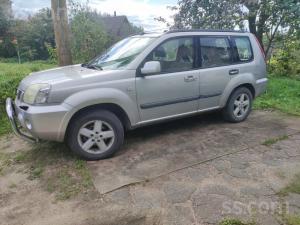 Pelēks Nissan X-Trail 2004 Daugavpils, ar dzinēja tilpumu 2.20 L un nobraukumu 375 tūkst. km par 1000 €, foto 3 vietnē AUTOMOTO.COM.LV