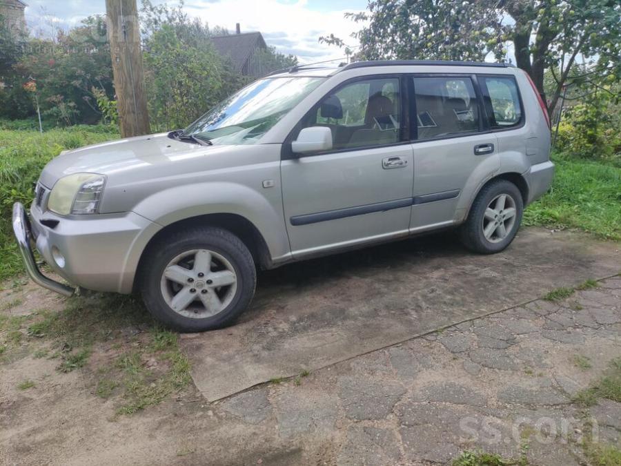 Pelēks Nissan X-Trail 2004 Daugavpils, ar dzinēja tilpumu 2.20 L un nobraukumu 375 tūkst. km par 1000 €, foto 3 vietnē AUTOMOTO.COM.LV
