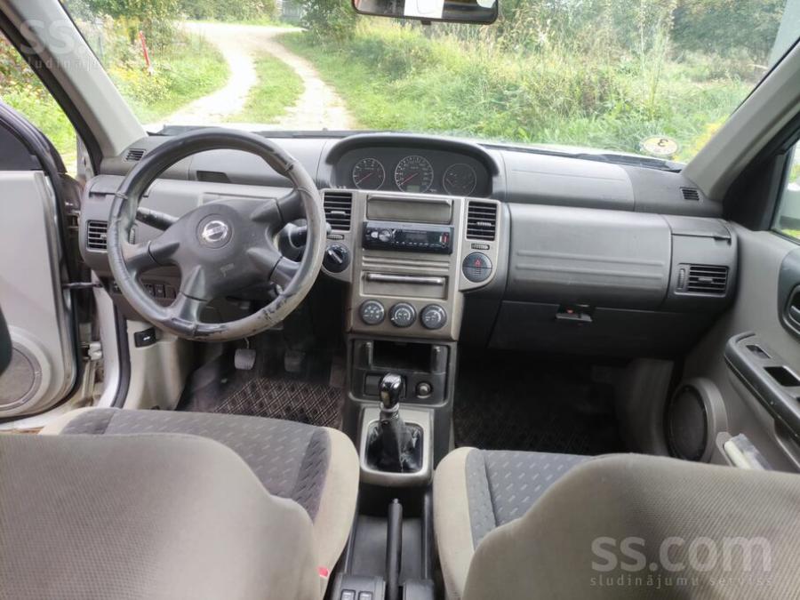 Pelēks Nissan X-Trail 2004 Daugavpils, ar dzinēja tilpumu 2.20 L un nobraukumu 375 tūkst. km par 1000 €, foto 4 vietnē AUTOMOTO.COM.LV