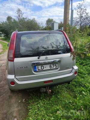 Pelēks Nissan X-Trail 2004 Daugavpils, ar dzinēja tilpumu 2.20 L un nobraukumu 375 tūkst. km par 1000 €, foto 6 vietnē AUTOMOTO.COM.LV