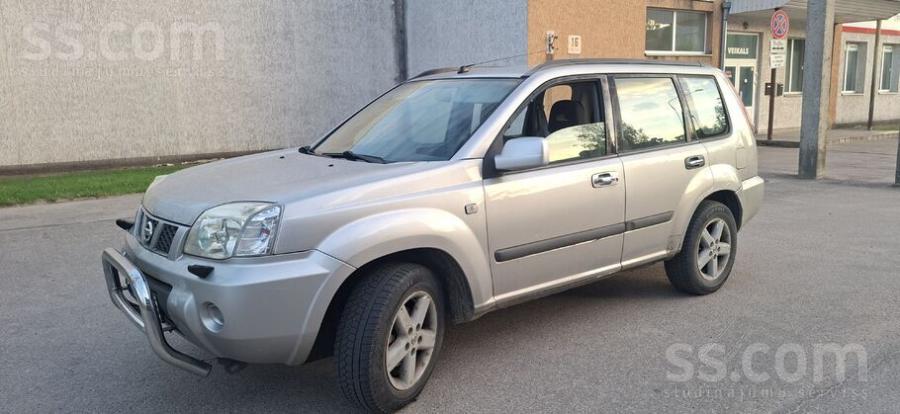 Grey Nissan X-Trail 2004 in Daugavpils, with an engine capacity of 2.20 L and mileage of 376 thousand km for 850 €, photo 3 on AUTOMOTO.COM.LV