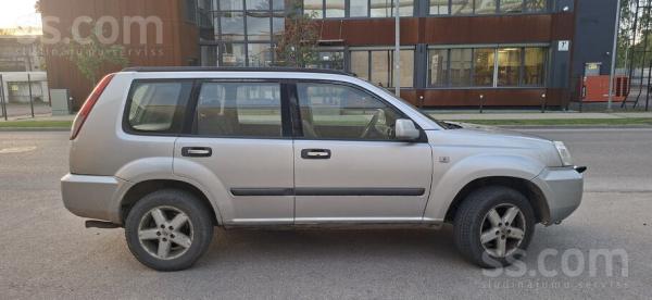 Pelēks Nissan X-Trail 2004 Daugavpils, ar dzinēja tilpumu 2.20 L un nobraukumu 376 tūkst. km par 850 €, foto 5 vietnē AUTOMOTO.COM.LV