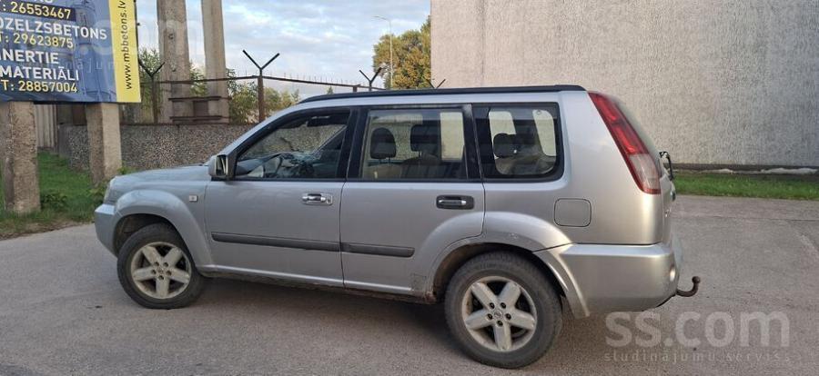 Grey Nissan X-Trail 2004 in Daugavpils, with an engine capacity of 2.20 L and mileage of 376 thousand km for 850 €, photo 7 on AUTOMOTO.COM.LV