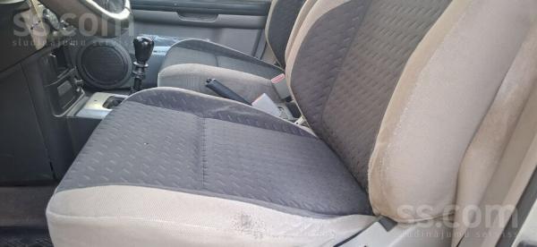 Pelēks Nissan X-Trail 2004 Daugavpils, ar dzinēja tilpumu 2.20 L un nobraukumu 376 tūkst. km par 850 €, foto 9 vietnē AUTOMOTO.COM.LV