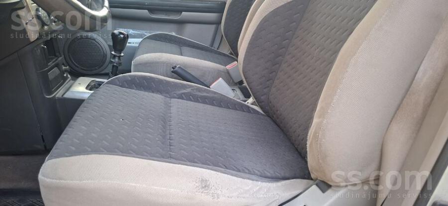 Grey Nissan X-Trail 2004 in Daugavpils, with an engine capacity of 2.20 L and mileage of 376 thousand km for 850 €, photo 9 on AUTOMOTO.COM.LV