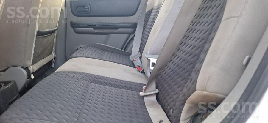 Grey Nissan X-Trail 2004 in Daugavpils, with an engine capacity of 2.20 L and mileage of 376 thousand km for 850 €, photo 10 on AUTOMOTO.COM.LV