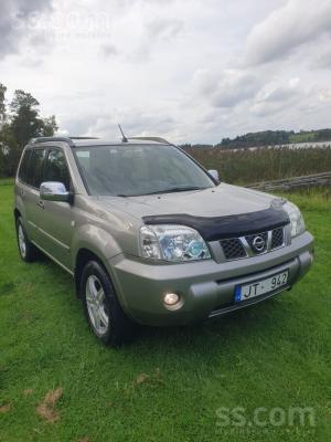 Grey Nissan X-Trail 2004 in Rezekne, with an engine capacity of 2.20 L and mileage of 349 thousand km for 2550 €, photo 3 on AUTOMOTO.COM.LV