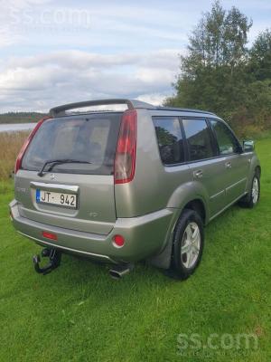 Grey Nissan X-Trail 2004 in Rezekne, with an engine capacity of 2.20 L and mileage of 349 thousand km for 2550 €, photo 4 on AUTOMOTO.COM.LV
