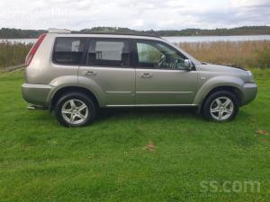 Grey Nissan X-Trail 2004 in Rezekne, with an engine capacity of 2.20 L and mileage of 349 thousand km for 2550 €, photo 6 on AUTOMOTO.COM.LV