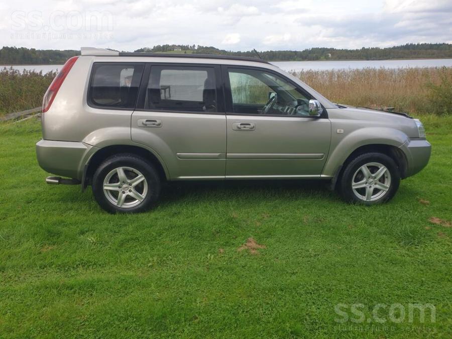 Grey Nissan X-Trail 2004 in Rezekne, with an engine capacity of 2.20 L and mileage of 349 thousand km for 2550 €, photo 6 on AUTOMOTO.COM.LV
