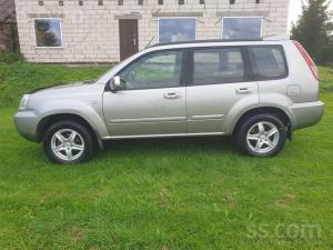 Grey Nissan X-Trail 2004 in Rezekne, with an engine capacity of 2.20 L and mileage of 349 thousand km for 2550 €, photo 7 on AUTOMOTO.COM.LV