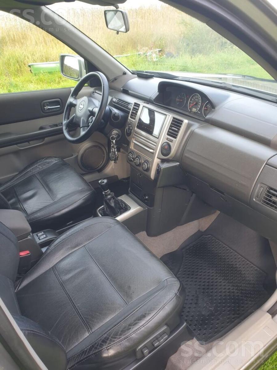 Grey Nissan X-Trail 2004 in Rezekne, with an engine capacity of 2.20 L and mileage of 349 thousand km for 2550 €, photo 8 on AUTOMOTO.COM.LV