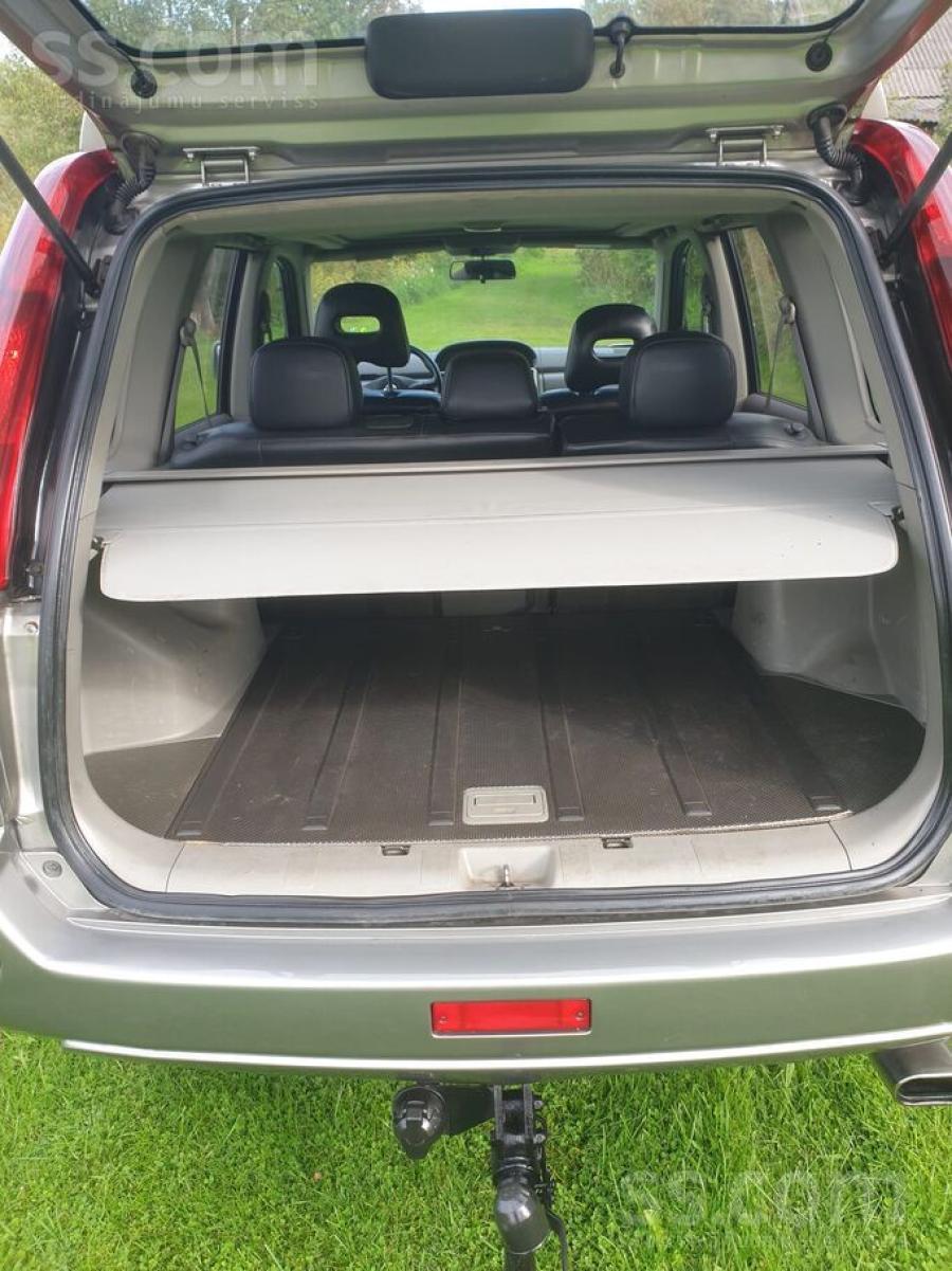 Grey Nissan X-Trail 2004 in Rezekne, with an engine capacity of 2.20 L and mileage of 349 thousand km for 2550 €, photo 11 on AUTOMOTO.COM.LV
