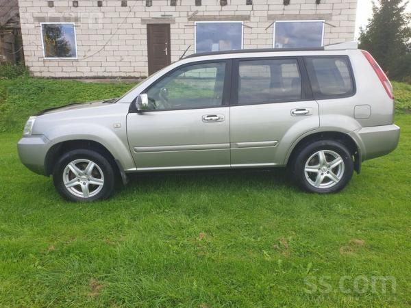 Pelēks Nissan X-Trail 2004 Rēzekne, ar dzinēja tilpumu 2.20 L un nobraukumu 349 tūkst. km par 2550 €, foto 7 vietnē AUTOMOTO.COM.LV