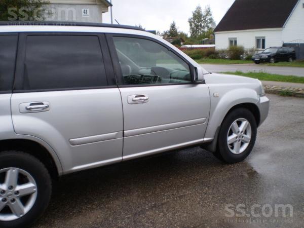Pelēks Nissan X-Trail 2004 Daugavpils, ar dzinēja tilpumu 2.20 L un nobraukumu 294 tūkst. km par 1750 €, foto 7 vietnē AUTOMOTO.COM.LV