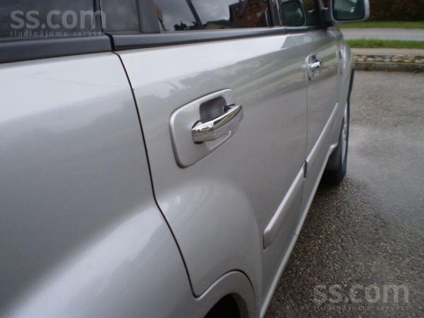 Pelēks Nissan X-Trail 2004 Daugavpils, ar dzinēja tilpumu 2.20 L un nobraukumu 294 tūkst. km par 1750 €, foto 9 vietnē AUTOMOTO.COM.LV
