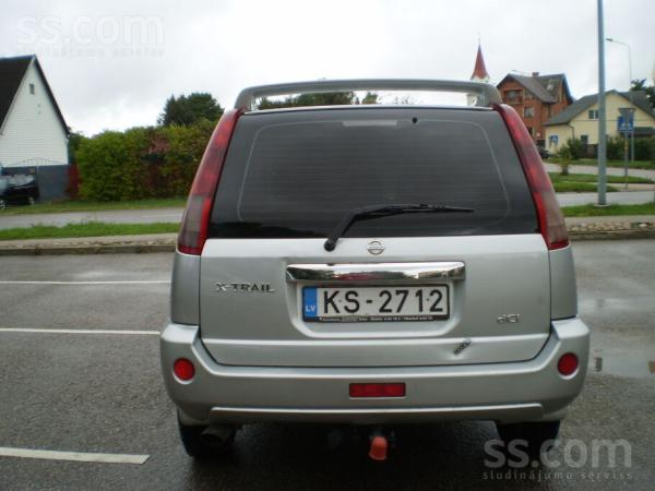 Pelēks Nissan X-Trail 2004 Daugavpils, ar dzinēja tilpumu 2.20 L un nobraukumu 294 tūkst. km par 1750 €, foto 10 vietnē AUTOMOTO.COM.LV