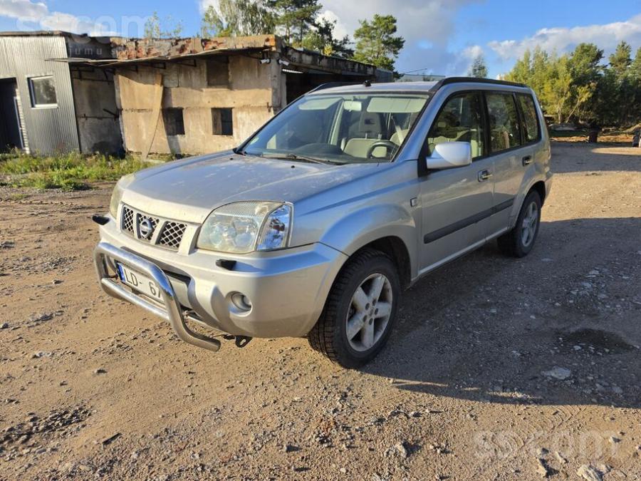 Grey Nissan X-Trail 2004 in Daugavpils, with an engine capacity of 2.20 L and mileage of 375 thousand km for 680 €, photo 1 on AUTOMOTO.COM.LV