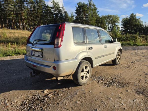 Grey Nissan X-Trail 2004 in Daugavpils, with an engine capacity of 2.20 L and mileage of 375 thousand km for 680 €, photo 4 on AUTOMOTO.COM.LV
