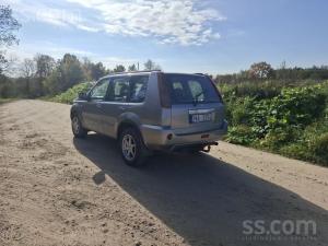 Pelēks Nissan X-Trail 2004 Rēzekne, ar dzinēja tilpumu 2.20 L un nobraukumu 268 tūkst. km par 2250 €, foto 4 vietnē AUTOMOTO.COM.LV