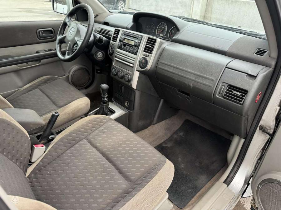 Pelēks Nissan X-Trail 2005 Viļņa, ar dzinēja tilpumu 2.20 L un nobraukumu 240 tūkst. km par 1999 €, foto 12 vietnē AUTOMOTO.COM.LV