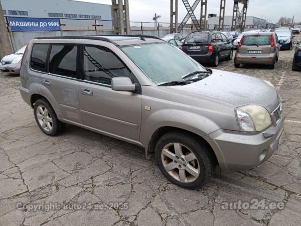Grey Nissan X-Trail 2005 in Tallinn, with an engine capacity of 2.20 L and mileage of 266 thousand km for 899 €, photo 1 on AUTOMOTO.COM.LV