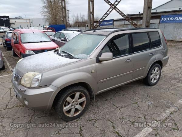 Grey Nissan X-Trail 2005 in Tallinn, with an engine capacity of 2.20 L and mileage of 266 thousand km for 899 €, photo 2 on AUTOMOTO.COM.LV