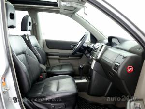 Grey Nissan X-Trail 2005 in Tallinn, with an engine capacity of 2.50 L and mileage of 293 thousand km for 1299 €, photo 6 on AUTOMOTO.COM.LV