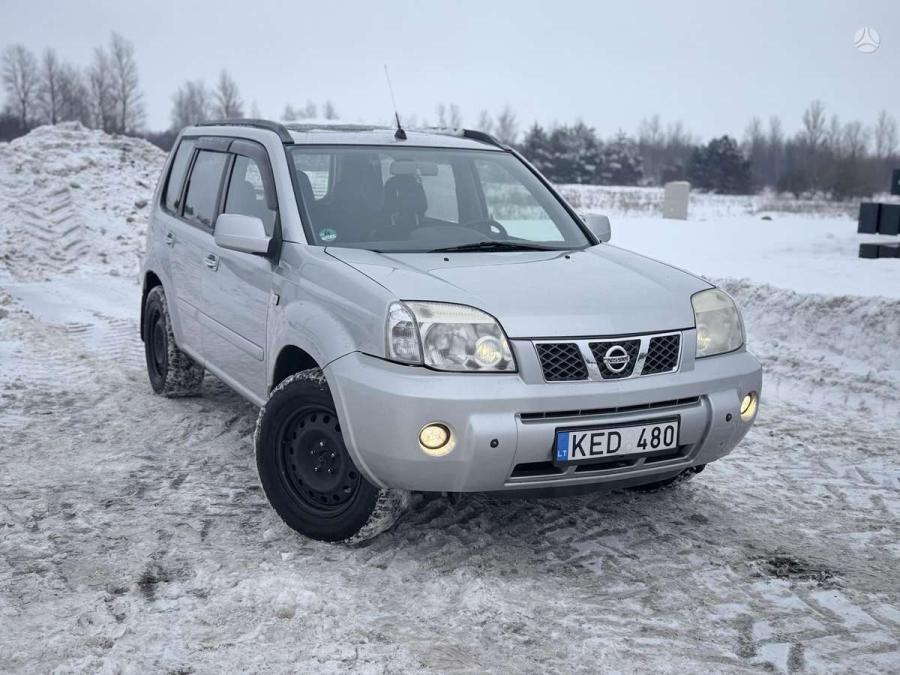Grey Nissan X-Trail 2005 in Vilnius, with an engine capacity of 2.18 L and mileage of 274 thousand km for 2000 €, photo 1 on AUTOMOTO.COM.LV