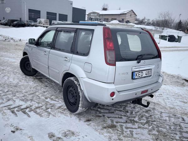 Pelēks Nissan X-Trail 2005 Viļņa, ar dzinēja tilpumu 2.18 L un nobraukumu 274 tūkst. km par 2000 €, foto 3 vietnē AUTOMOTO.COM.LV