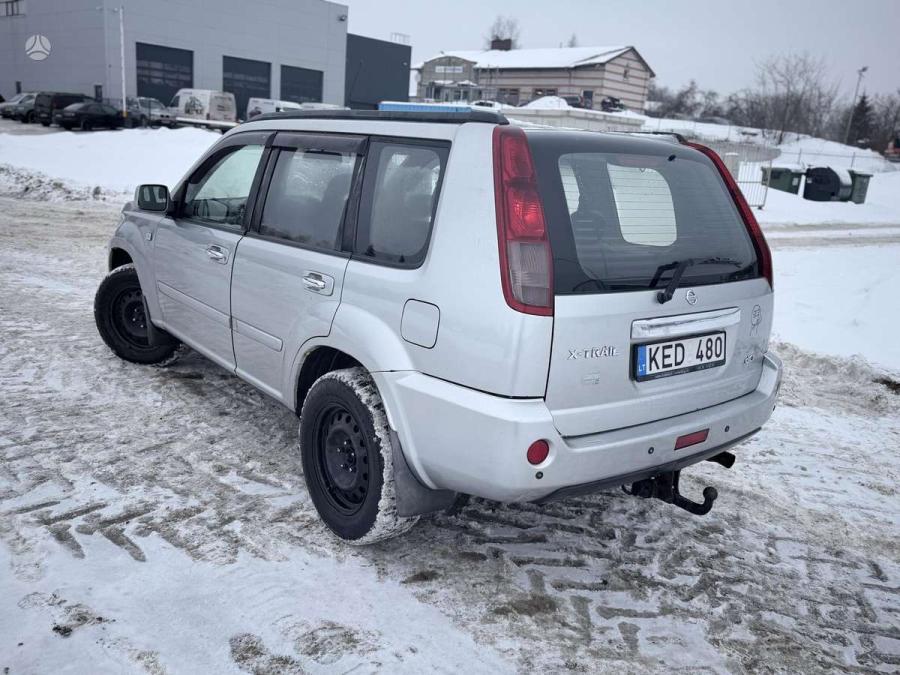 Grey Nissan X-Trail 2005 in Vilnius, with an engine capacity of 2.18 L and mileage of 274 thousand km for 2000 €, photo 3 on AUTOMOTO.COM.LV