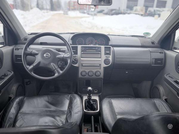 Pelēks Nissan X-Trail 2005 Viļņa, ar dzinēja tilpumu 2.18 L un nobraukumu 274 tūkst. km par 2000 €, foto 7 vietnē AUTOMOTO.COM.LV