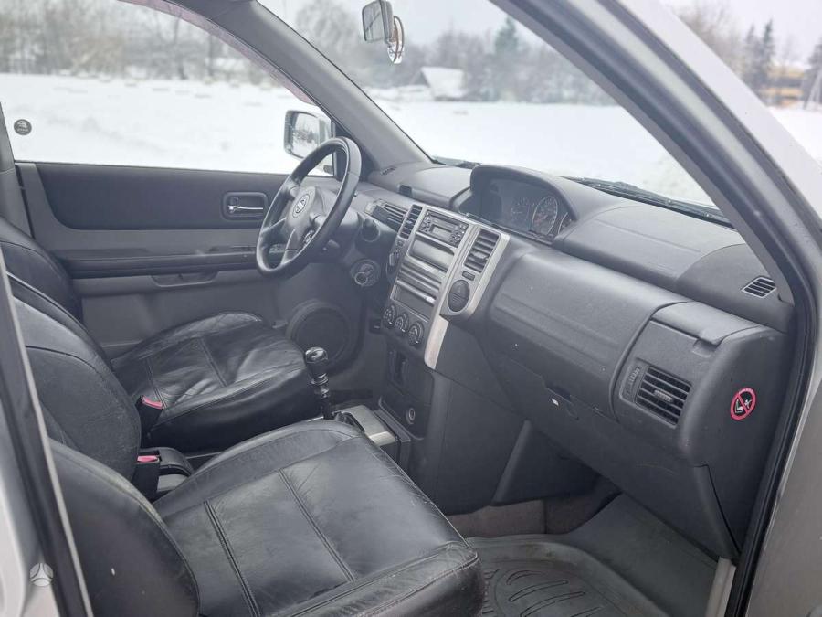 Grey Nissan X-Trail 2005 in Vilnius, with an engine capacity of 2.18 L and mileage of 274 thousand km for 2000 €, photo 8 on AUTOMOTO.COM.LV