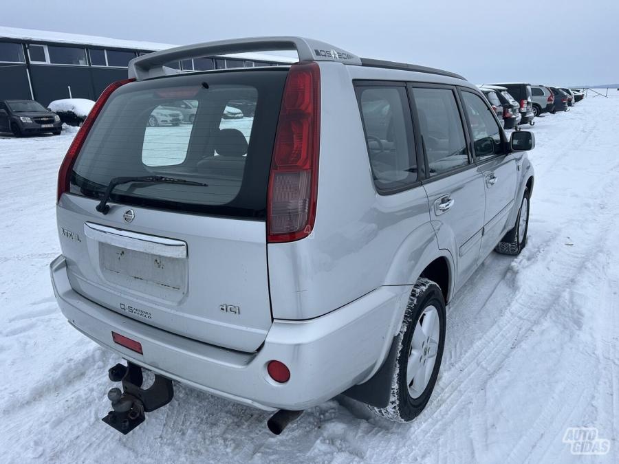 Grey Nissan X-Trail 2005 in Giraite, with an engine capacity of 2.20 L and mileage of 235 thousand km for 2900 €, photo 5 on AUTOMOTO.COM.LV