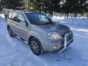 Pelēks Nissan X-Trail 2005 Jurbarkas, ar dzinēja tilpumu 2.18 L un nobraukumu 240 tūkst. km par 2750 €, foto  vietnē AUTOMOTO.COM.LV
