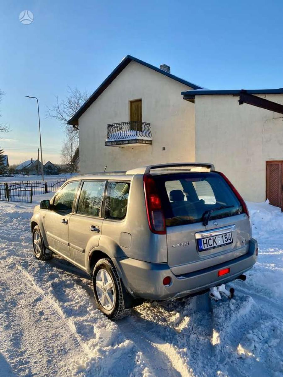 Pelēks Nissan X-Trail 2005 Kelmė, ar dzinēja tilpumu 2.18 L un nobraukumu 241 tūkst. km par 2350 €, foto 4 vietnē AUTOMOTO.COM.LV