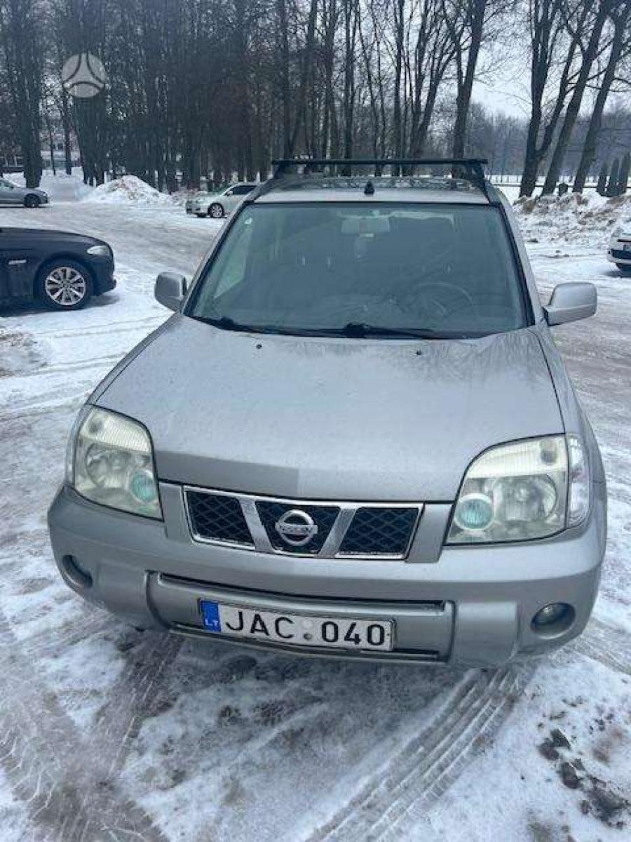 Grey Nissan X-Trail 2005 in Gargzdai, with an engine capacity of 2.18 L and mileage of 399 thousand km for 1950 €, photo 2 on AUTOMOTO.COM.LV