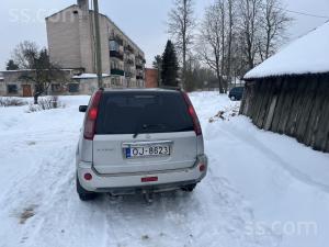 Pelēks Nissan X-Trail 2005 Aizkraukle, ar dzinēja tilpumu 2.20 L un nobraukumu 279 tūkst. km par 1500 €, foto 3 vietnē AUTOMOTO.COM.LV