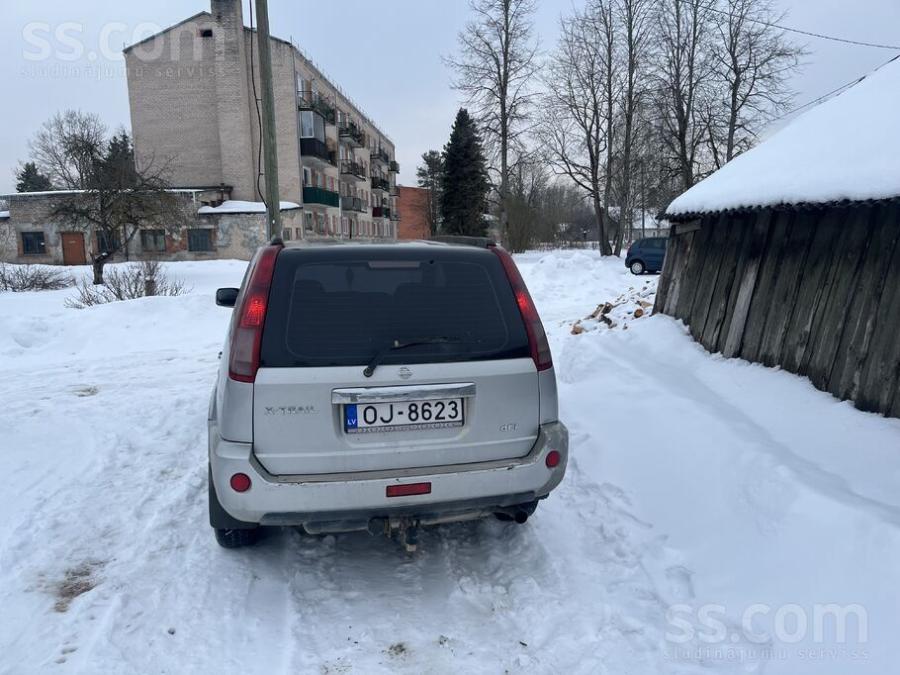 Pelēks Nissan X-Trail 2005 Aizkraukle, ar dzinēja tilpumu 2.20 L un nobraukumu 279 tūkst. km par 1500 €, foto 3 vietnē AUTOMOTO.COM.LV