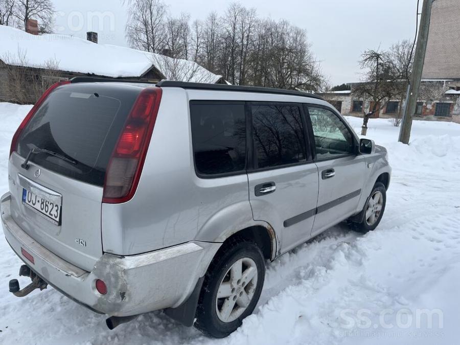 Pelēks Nissan X-Trail 2005 Aizkraukle, ar dzinēja tilpumu 2.20 L un nobraukumu 279 tūkst. km par 1500 €, foto 4 vietnē AUTOMOTO.COM.LV
