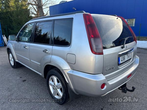 Grey Nissan X-Trail 2005 in Paide, with an engine capacity of 2.20 L and mileage of 388 thousand km for 2890 €, photo 4 on AUTOMOTO.COM.LV