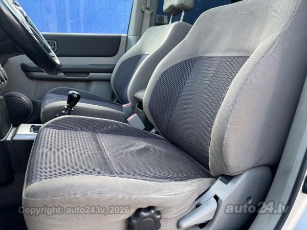 Grey Nissan X-Trail 2005 in Paide, with an engine capacity of 2.20 L and mileage of 388 thousand km for 2890 €, photo 11 on AUTOMOTO.COM.LV