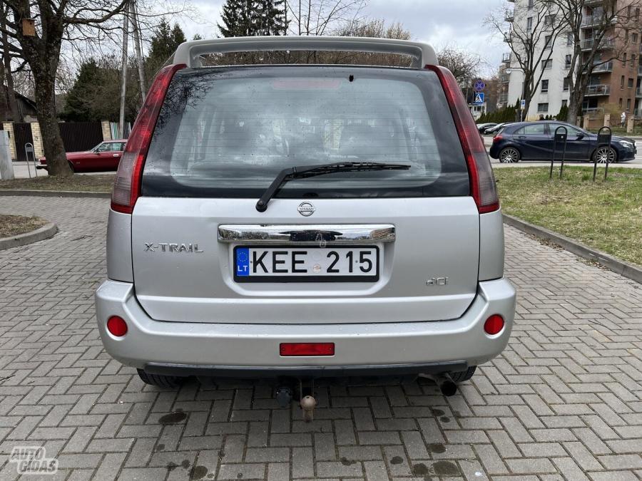 Grey Nissan X-Trail 2005 in Vilnius, with an engine capacity of 2.20 L and mileage of 313 thousand km for 2200 €, photo 5 on AUTOMOTO.COM.LV
