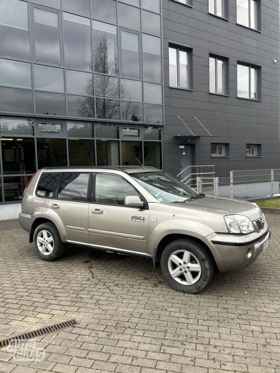 Pelēks Nissan X-Trail 2005 Klaipėda, ar dzinēja tilpumu 2.20 L un nobraukumu 369 tūkst. km par 2150 €, foto 5 vietnē AUTOMOTO.COM.LV